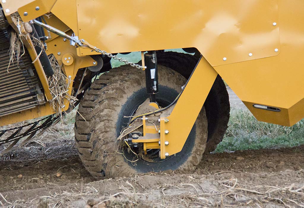 6500 Series Windrowers: Fast, High-Capacity Potato Harvesting Machines