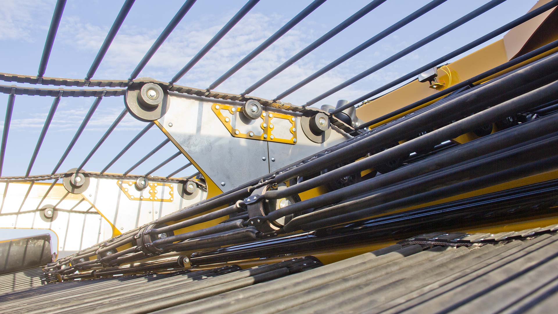 6500 Series Windrowers: Fast, High-Capacity Potato Harvesting Machines