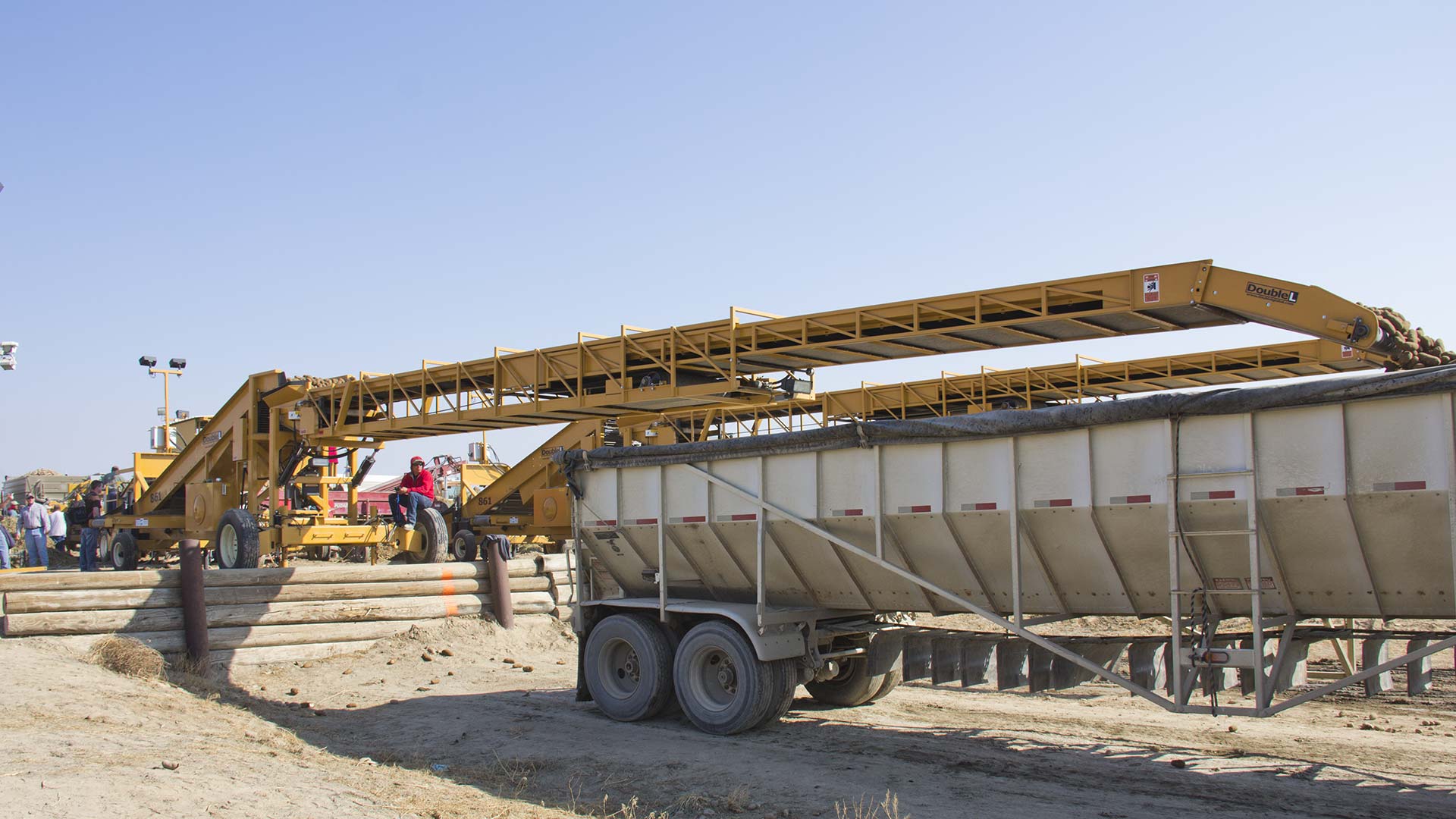 Double L Pilers: The Gentle Method for Storing or Loading Your Product