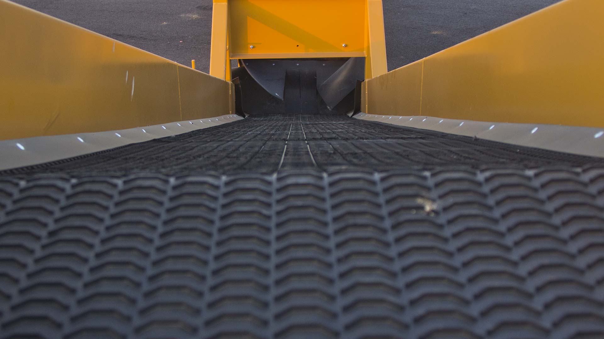 Double L Pilers: The Gentle Method for Storing or Loading Your Product