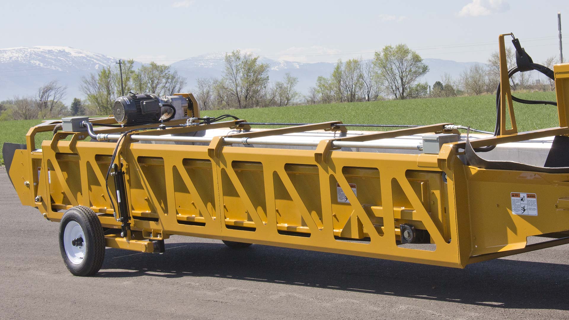 Scoops: The Agile, Product-Friendly Storage-Emptying Machine