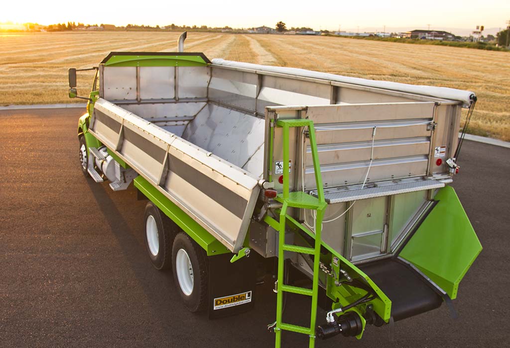 The Fast and Versatile Self-Unloading Truck Bed