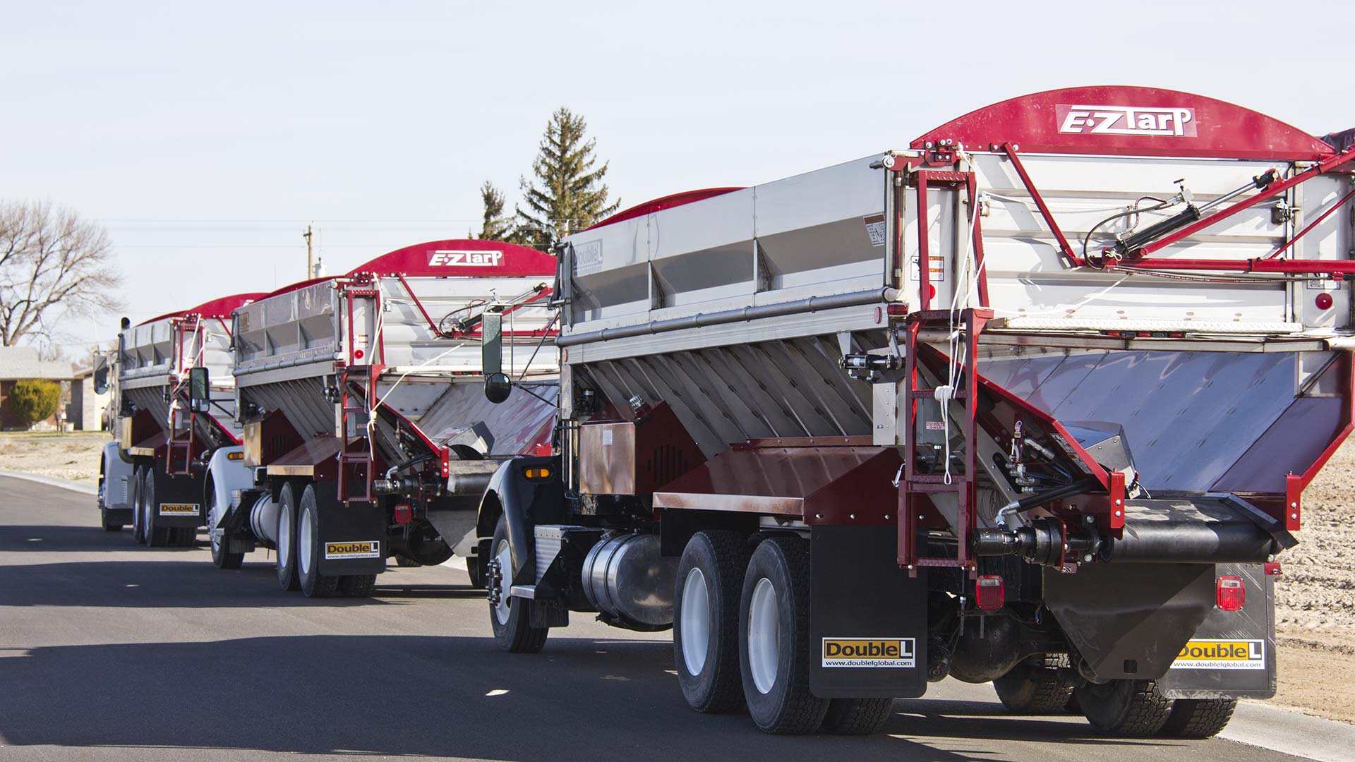 The Fast and Versatile Self-Unloading Truck Bed