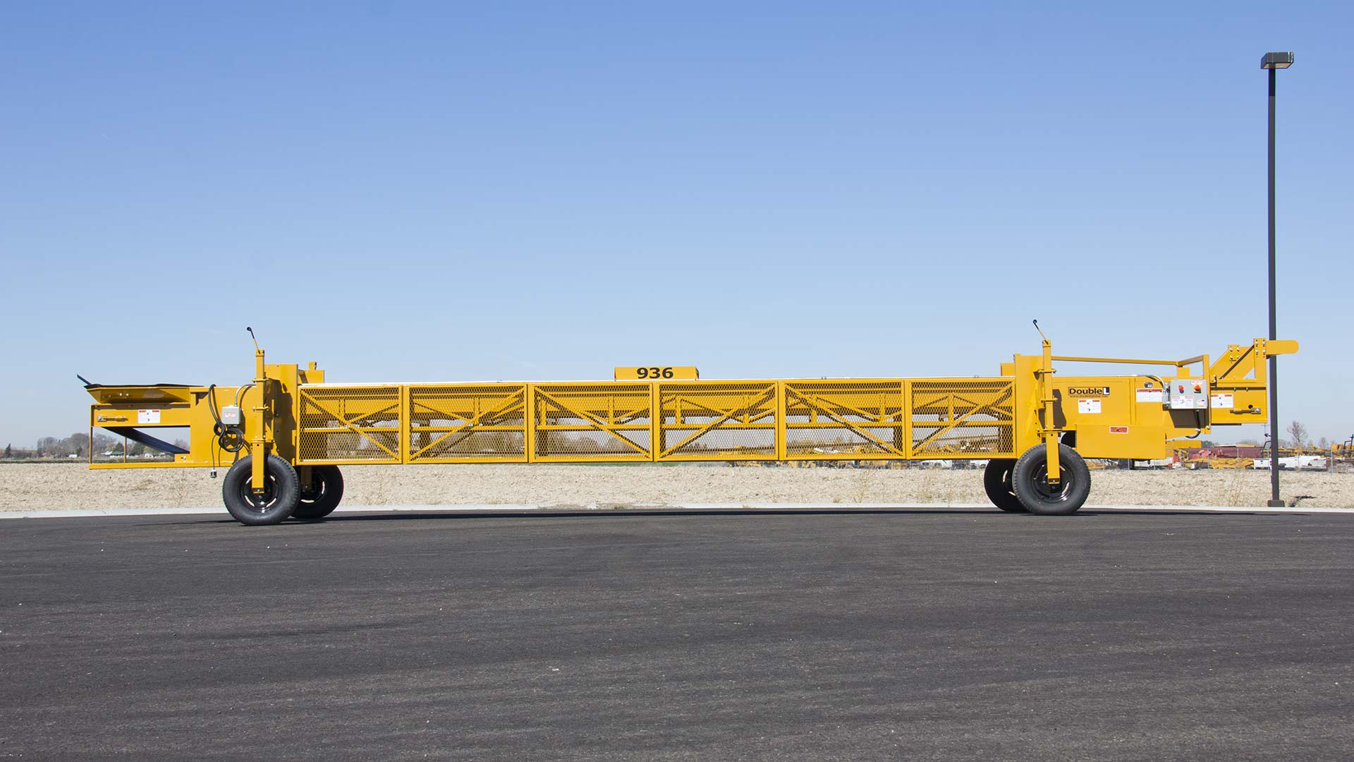 Telescoping Conveyors: The Extendable, Contractible Conveying Option