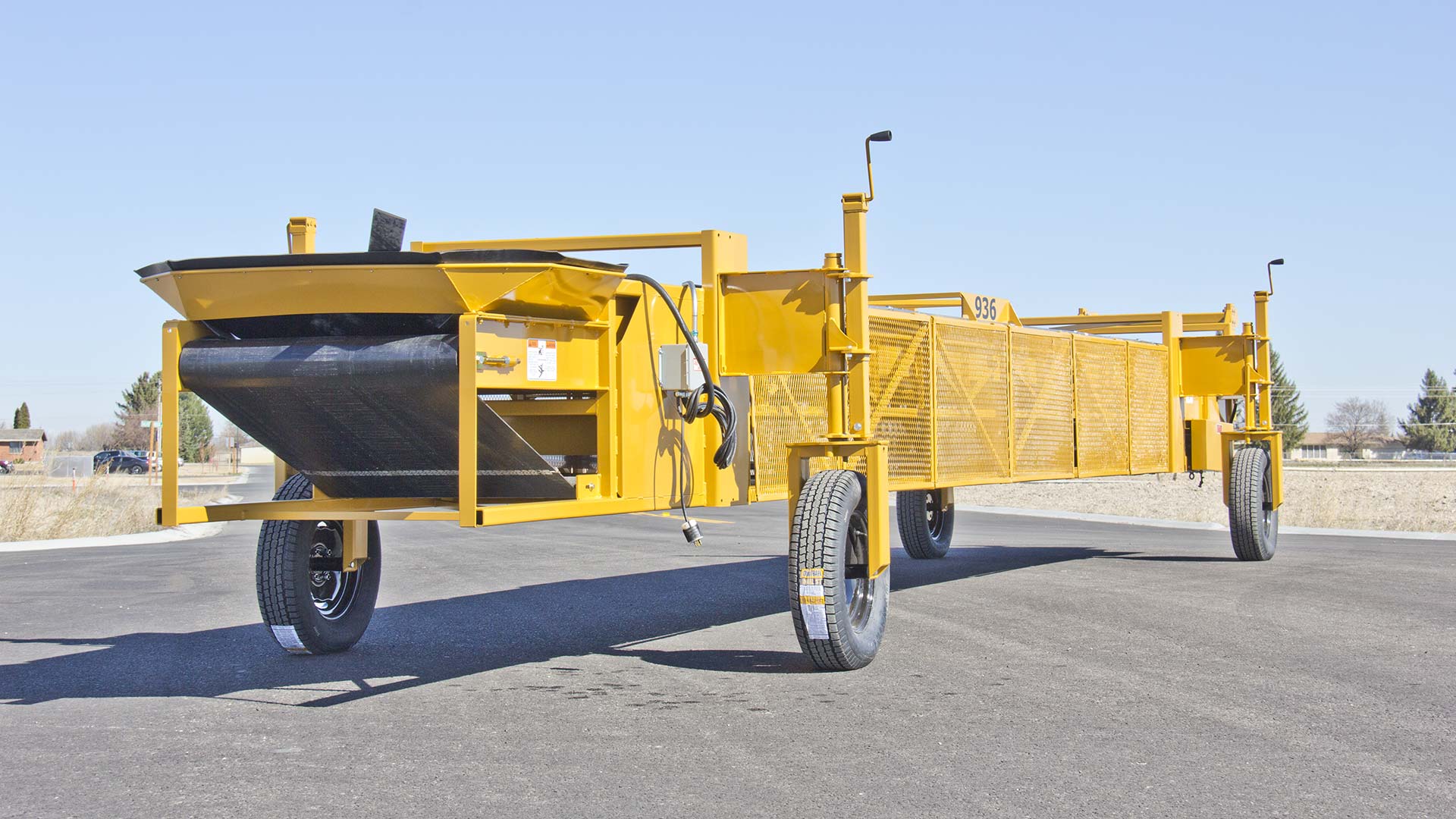 Telescoping Conveyors: The Extendable, Contractible Conveying Option