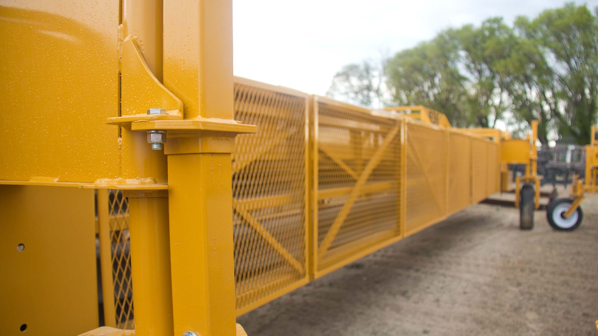 Telescoping Conveyors: The Extendable, Contractible Conveying Option